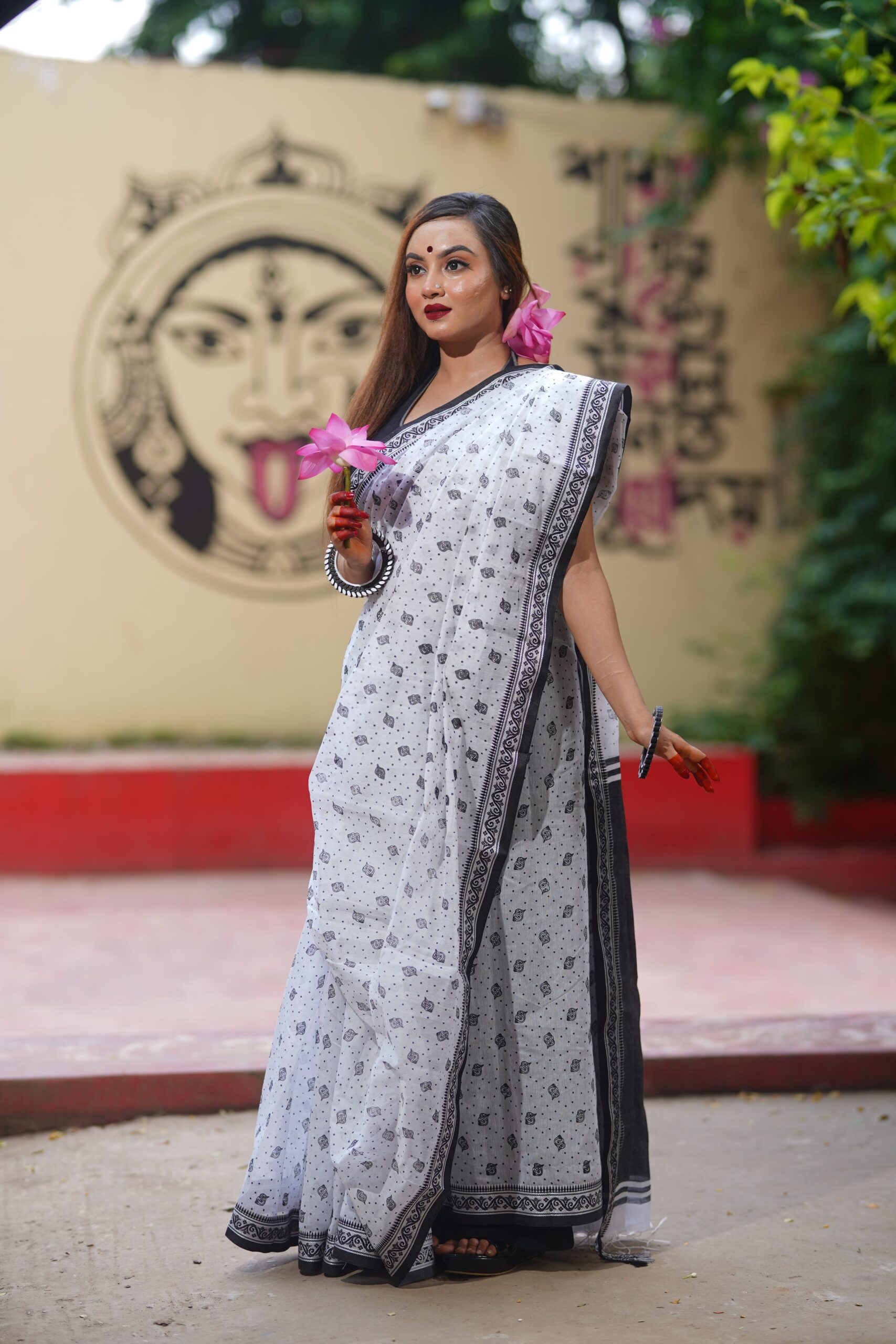 Half Silk Sharee With Media Screen Design